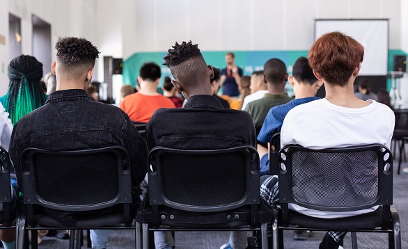 Insertion des jeunes : des objectifs territoriaux pour l'entrée en ...