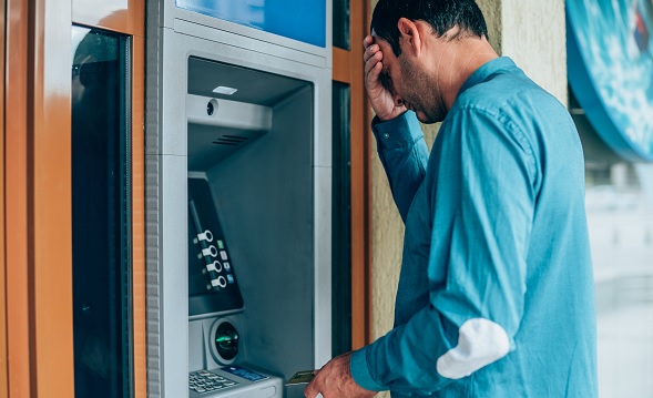 Seize pistes pour améliorer l’inclusion bancaire des personnes fragiles
